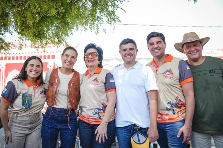 Kaio Maniçoba recebe Raquel Lyra na 67ª Missa do Vaqueiro de Floresta ...